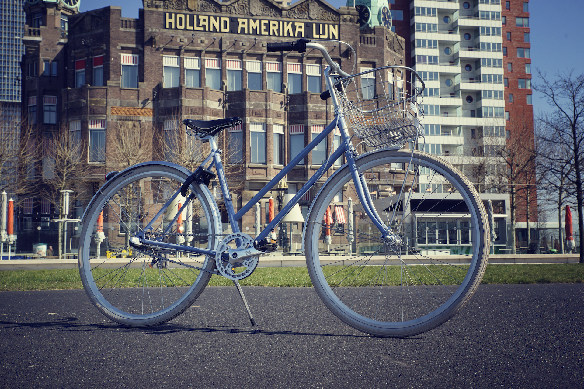 Lady bicycle in Rotterdam | build in the Netherlands | Republic Dutch